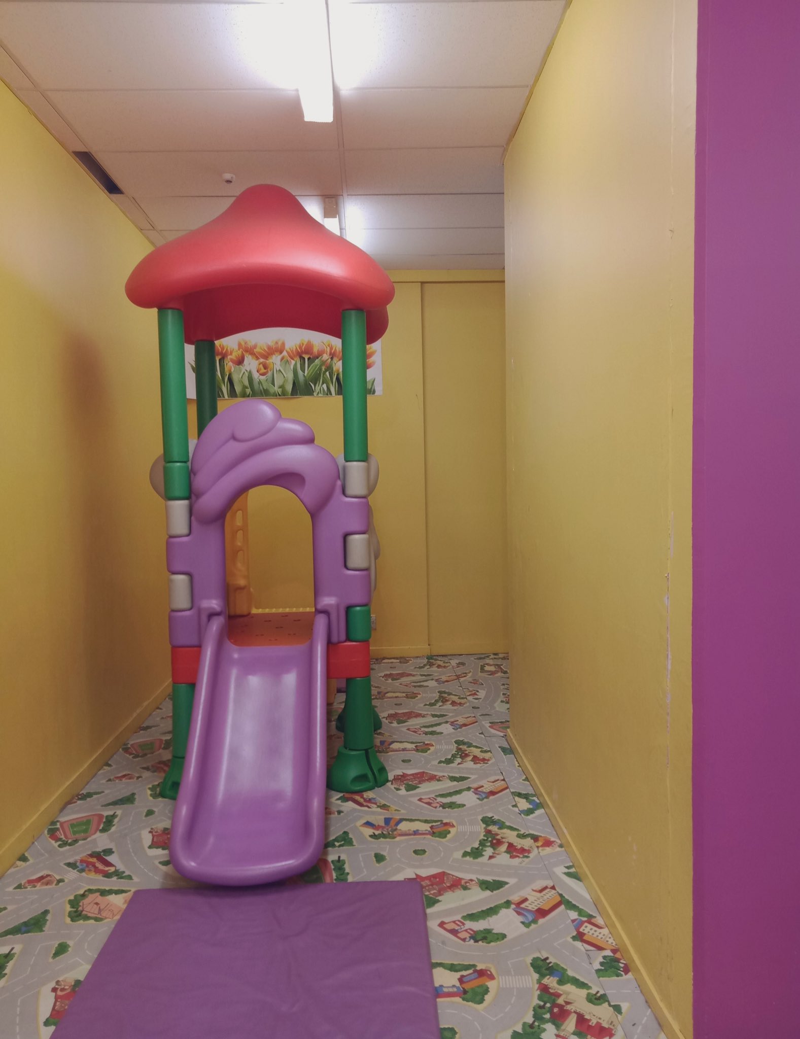 Liminal Spaces on Twitter: "Liminal space H0N67 https://t.co/OSQbilERYa" / Twitter