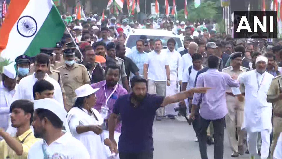 Kerala | Congress MP @RahulGandhi along with party leaders and workers ...