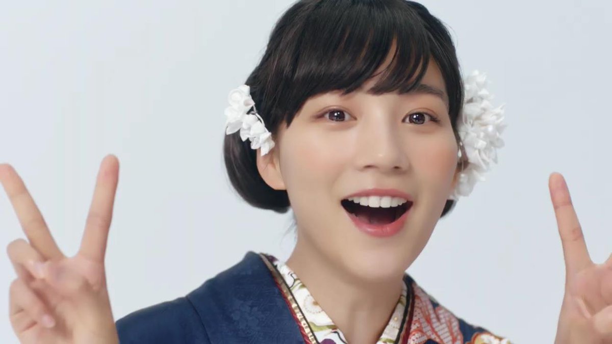 動画NOW on Twitter: "のん が出演する ホワイトエッセンス のCM 「とびっきりの笑顔」篇「七変化」篇 。 https://douganow.jp/archives ...