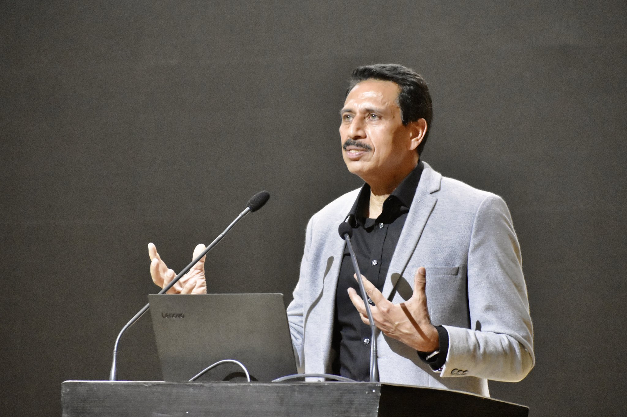 Vikram Dev Dogra on Twitter: "Had the privilege-of speak at the Amity University Haryana on 14 ...