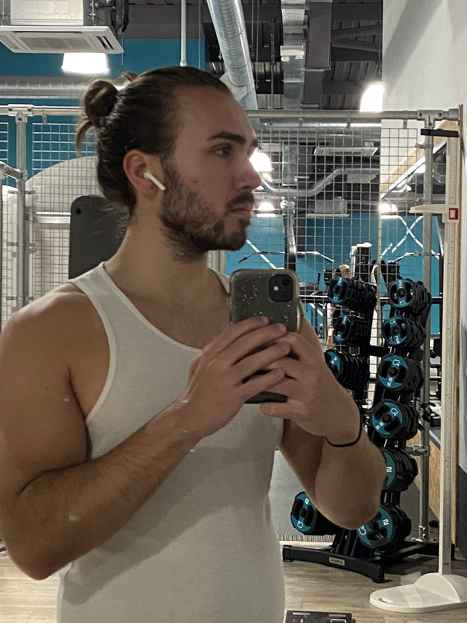 Liam James on Twitter: "@jxmesxllen It’s giving: https://t.co/aCj9Ih9pdq" / Twitter