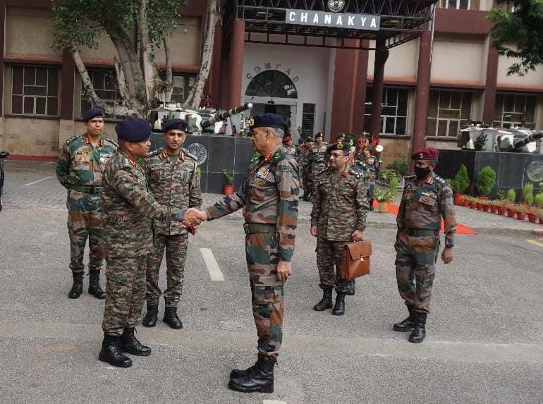 ADG PI - INDIAN ARMY on Twitter: "General Manoj Pande #COAS visited HQ @westerncomd_IA & was ...