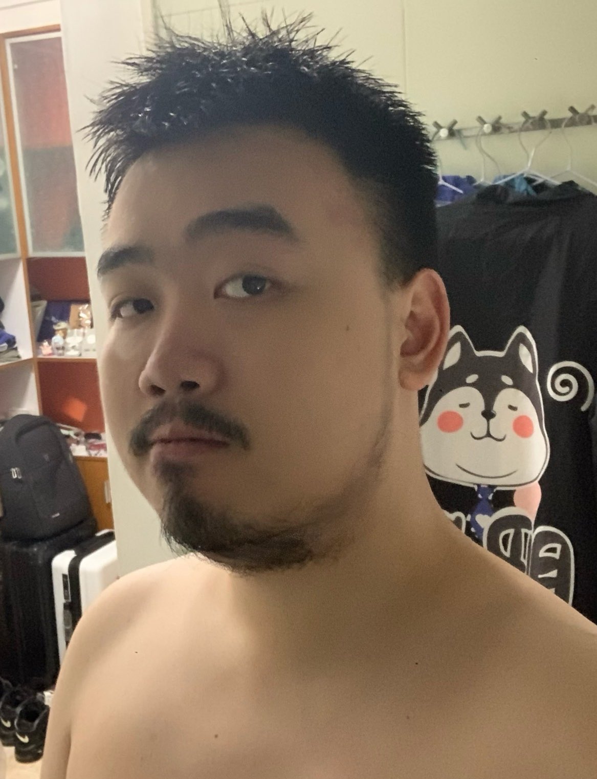 小耀爱吃肉 On Twitter 在家变野人 室友的落健很好用🥰 6covg4gyhj Twitter