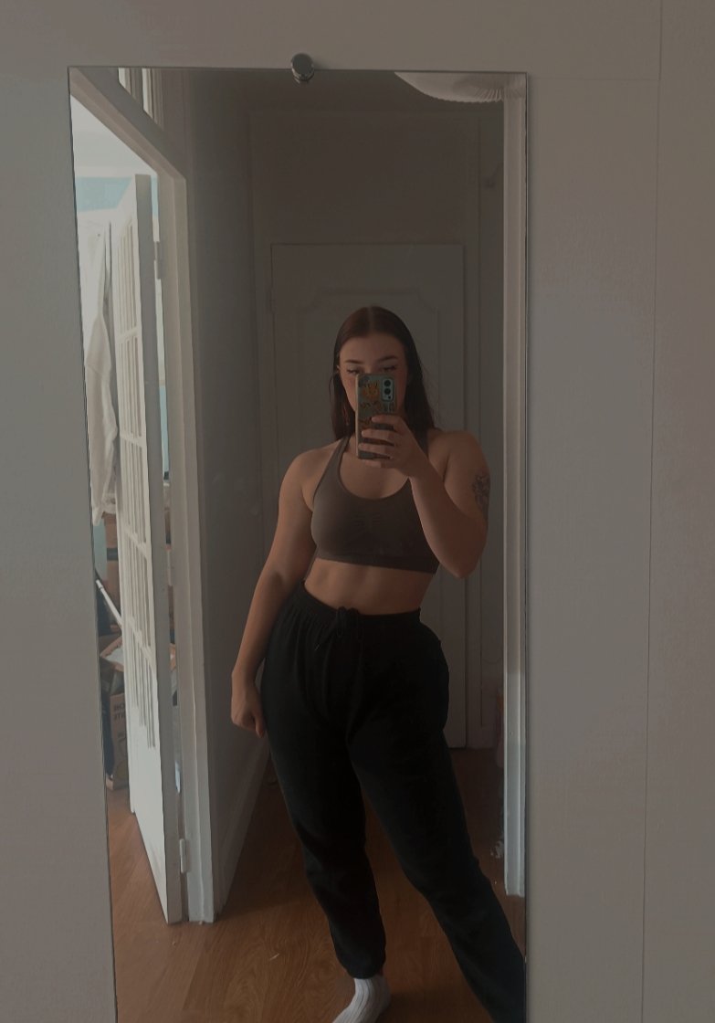 Nehssi on Twitter: "Rest day - j'ai coupé mes pieds sur la photo flemme d'avoir une page ...