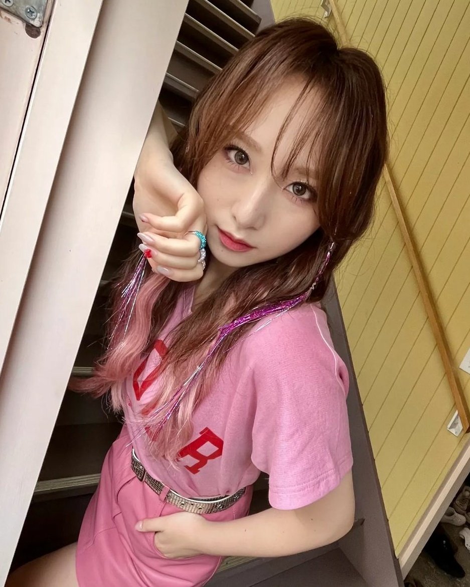 Vhanchy︱Doki Doki Love ︱ (Semi-IA) on Twitter: "Somebody help, all three of them posted a ...