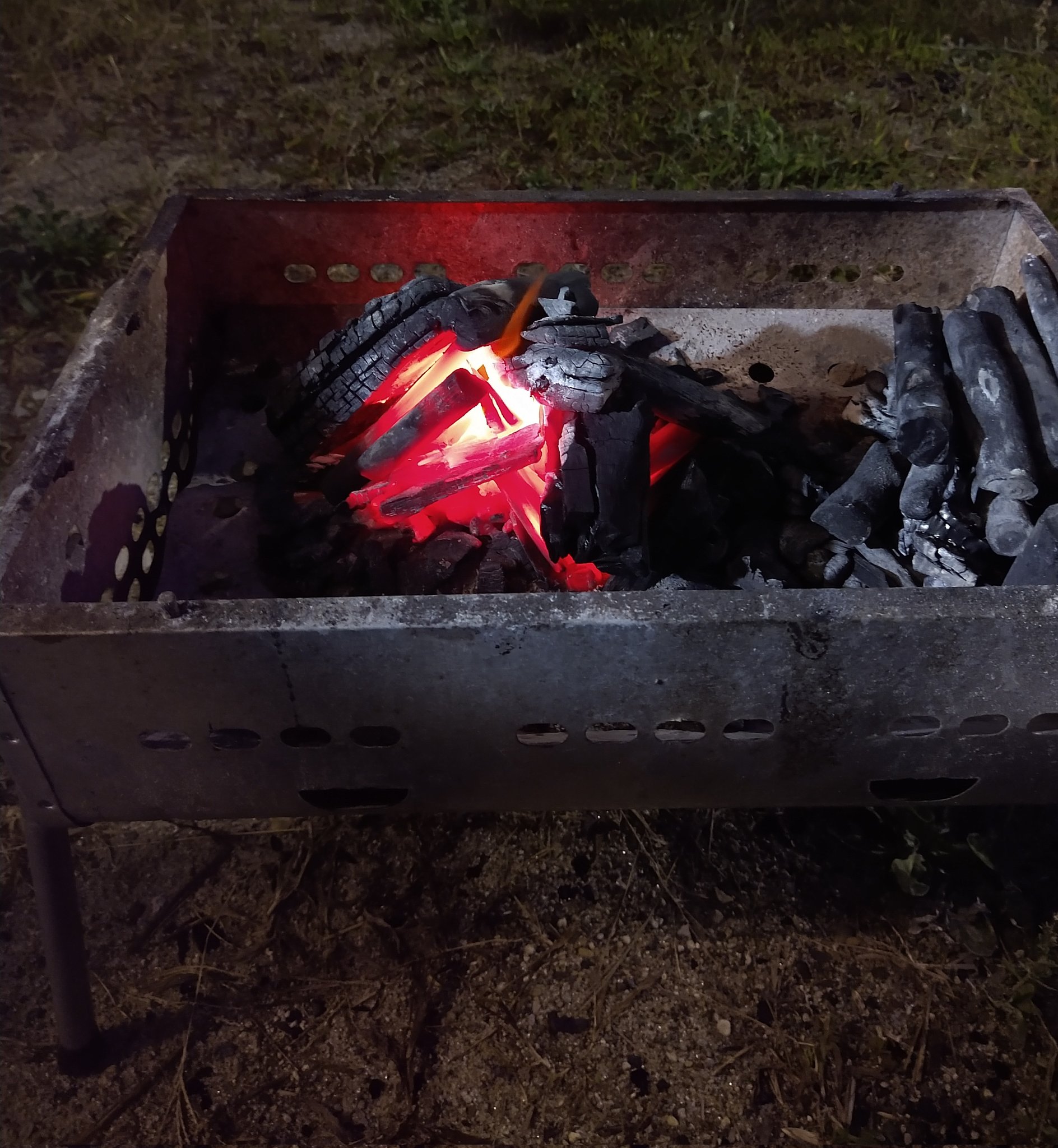 Odoroki_Yakiika on Twitter: "焚き火 https://t.co/sdF6fyxyP8" / Twitter