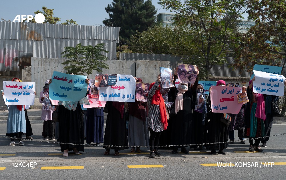 خـ ضيف ـالـ الله ـد On Twitter 25 إمرأة؟؟ وهل تظاهر 25 إمرأة خبر