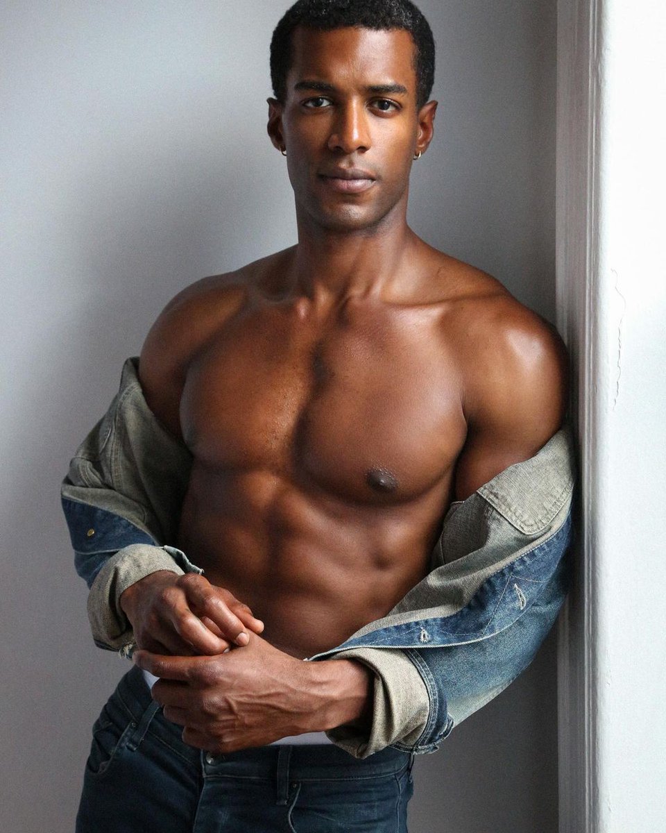 Hot Dudes Good Mood 🇺🇦 on Twitter: "Darius Williams by Sinnaeve Photos 📸"