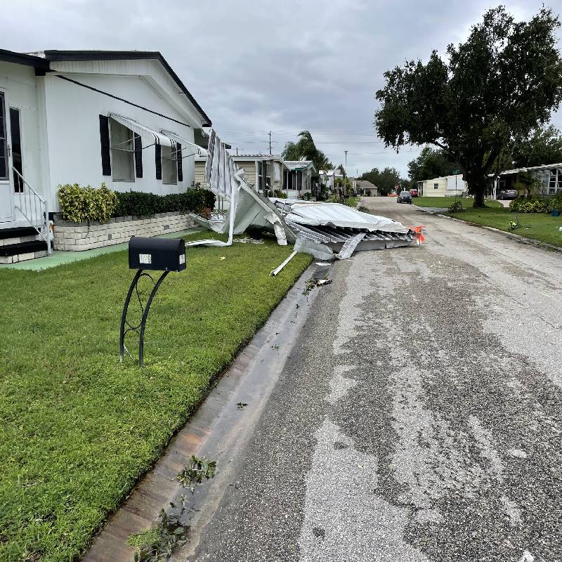 DAMAGE ACROSS TAMPA BAY: The strong winds from Hurricane Ian blew off ...