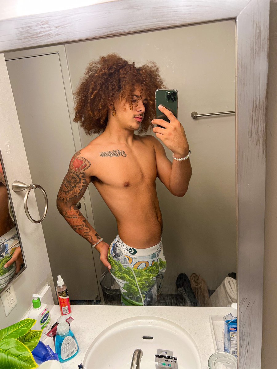 Caleb on Twitter: "Top or Bottom ? Which content is your favorite ? 👀💚"