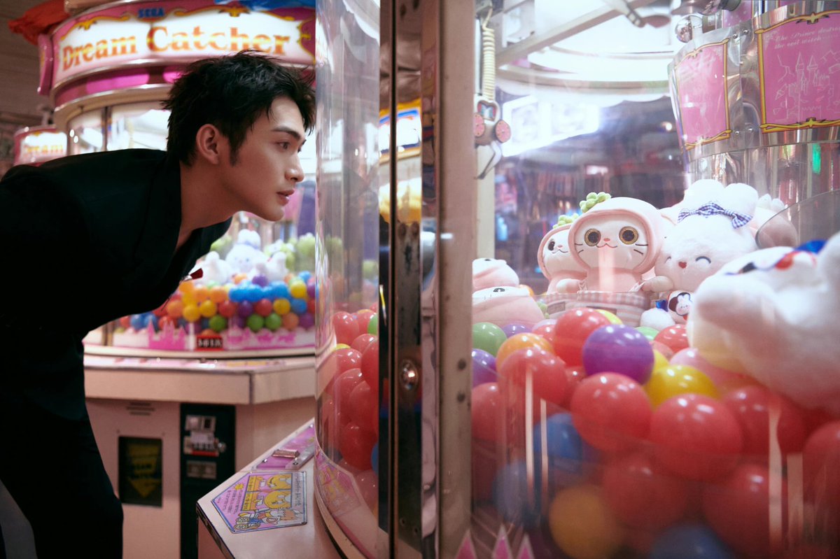 cdrama tweets on Twitter: "#ZhangBinbin for a GQ Lab exhibition event More pics - https://m ...