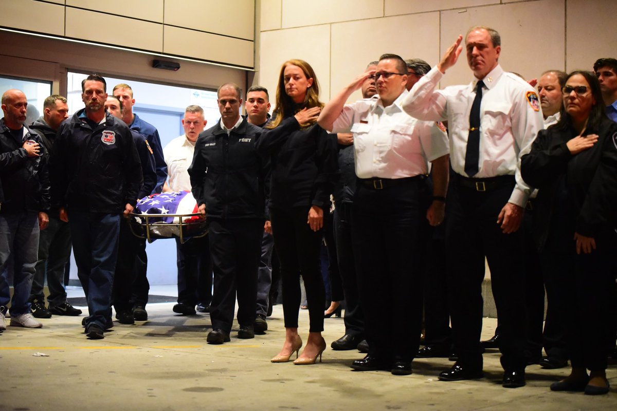 Fdny Women On Twitter Rt Fdny Fdny Members Salute Fdny Emergency