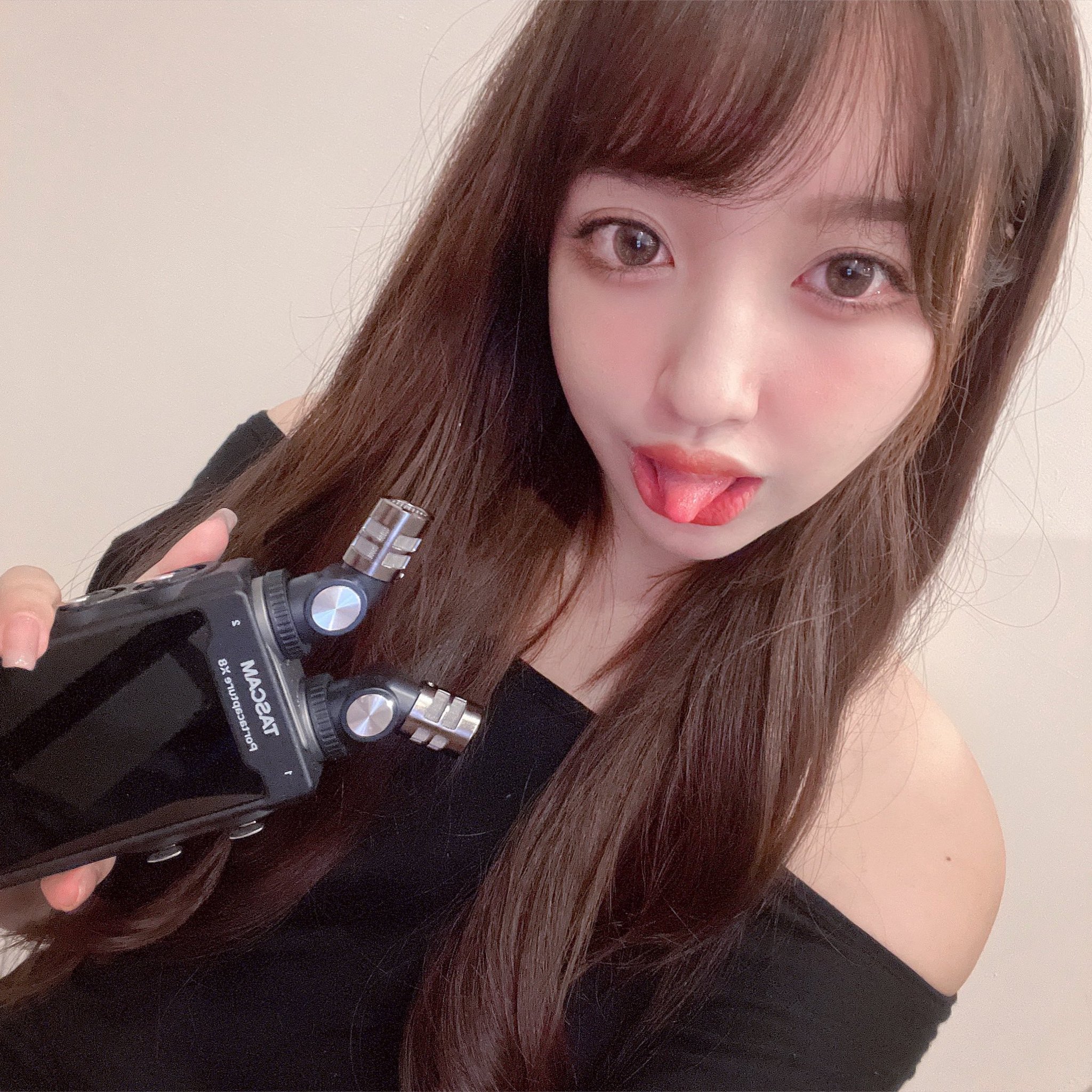 Momo.Ai ASMR on Twitter: "🖕🏻🖕🏻🖕🏻 https://t.co/vwn8V4WAT0" / Twitter
