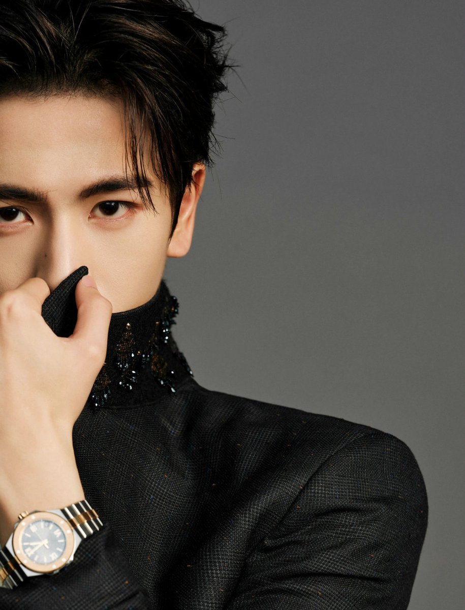 CNent on Twitter: "220930 传递众星 (Star Times) weibo update : #ZhangLinghe for a GQ Lab exhibition ...