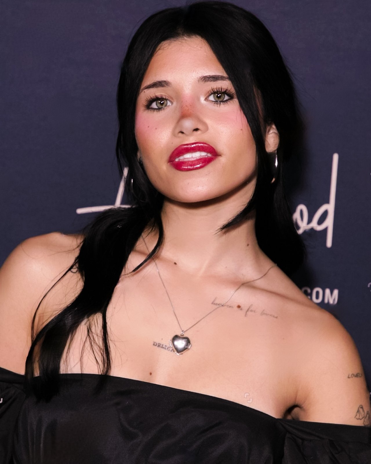 zoe on Twitter: "nessa's face card is unmatched🔥 she looks gorgeous https://t.co/Wnl2ijLzqz ...