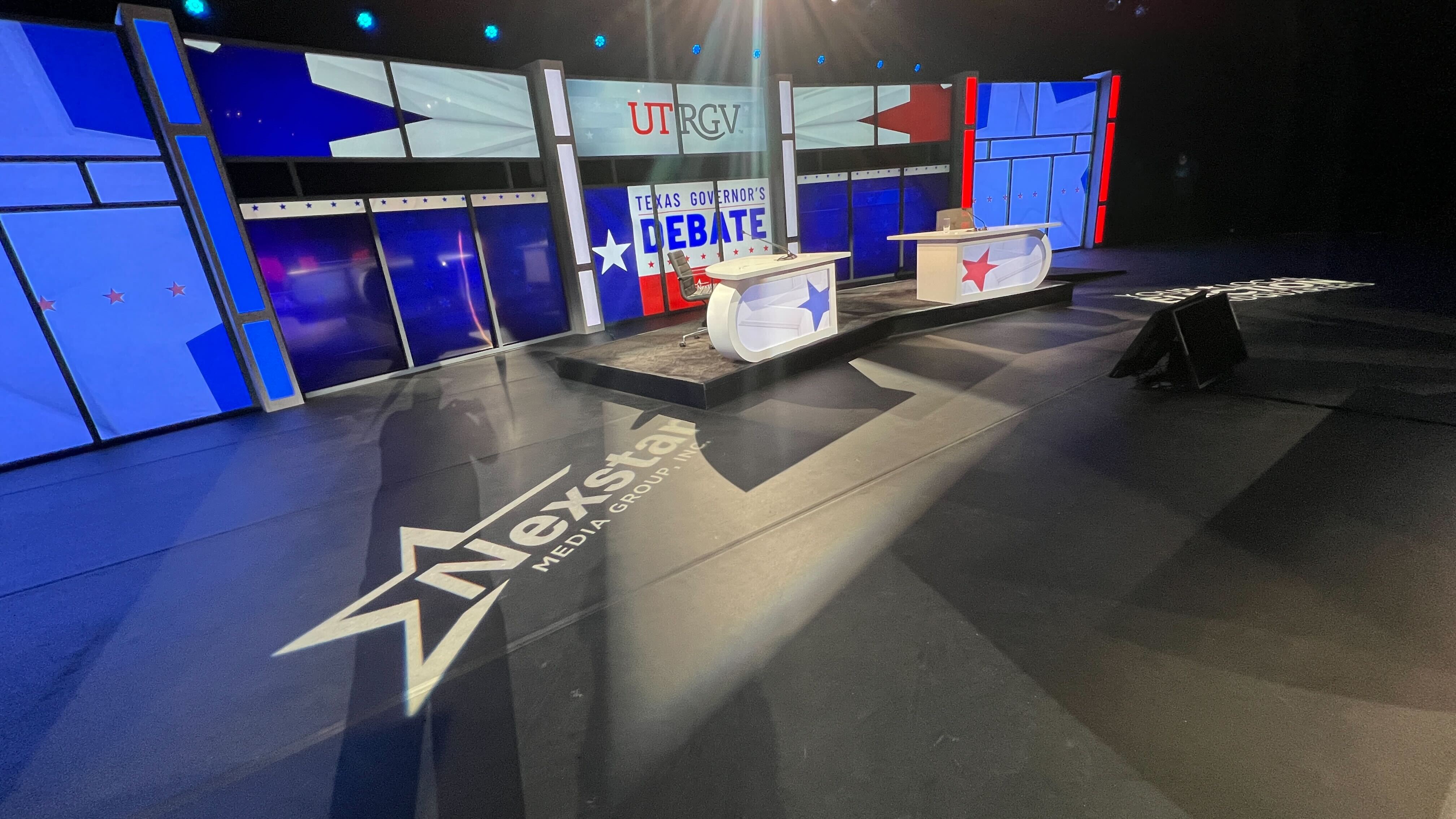 Texas governor debate recap: Fact checking Beto, Abbott claims on immigration, taxes / Twitter