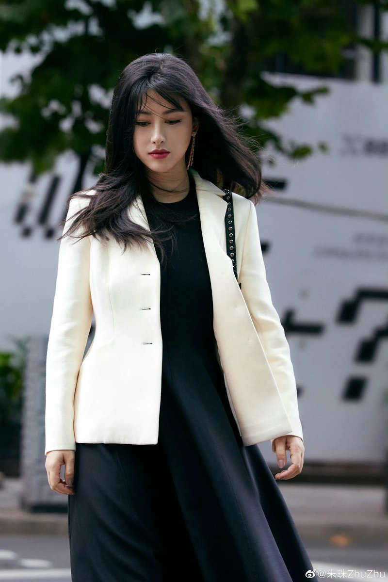 cdrama tweets on Twitter: "#ZhuZhu for a GQ Lab exhibition event More - https://m.weibo.cn ...