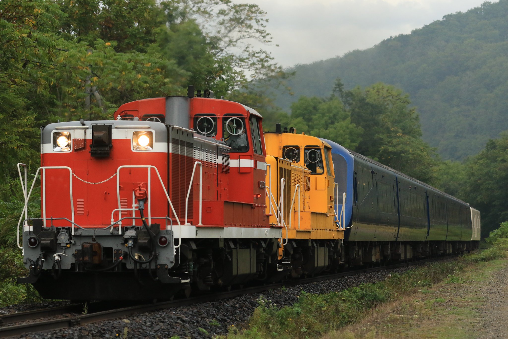 ピエールOH🇺🇦 on Twitter: "2022.09.18 9004ﾚ DE15-1509+DE15-1545+2100系+マニ50 団体 ロイヤルエクスプレス北海道 1.下白滝（信 ...