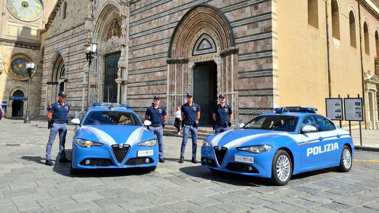 Italian Police Car The Italian Police Have A 503bhp Alfa Giulia QV