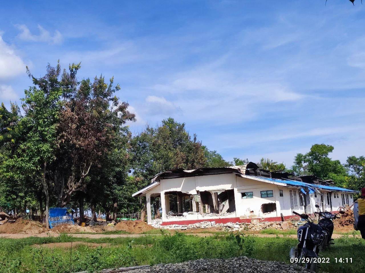 Khit Thit Media On Twitter စစ်တပ်နှင့်ရဲ စွန့်ခွာသွားသော ပေါက်မြို့နယ်၊ သရက် ကန်ရွာ ရဲစခန်း