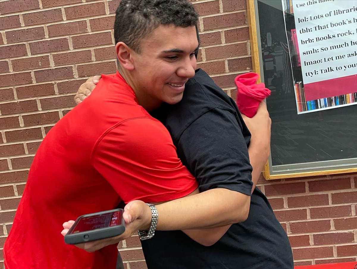 Coppell Football on Twitter: "Teacher Appreciation Breakfast this morning. Varsity team serving ...