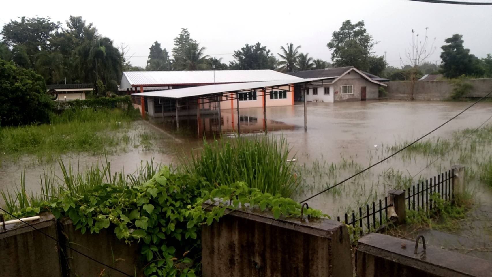 Kowit_North on Twitter: "ปภ.อ.สันป่าตอง จ.เชียงใหม่ รายงานเมื่อเวลา 05.00 น.เกิดเหตุน้ำป่าไหล ...