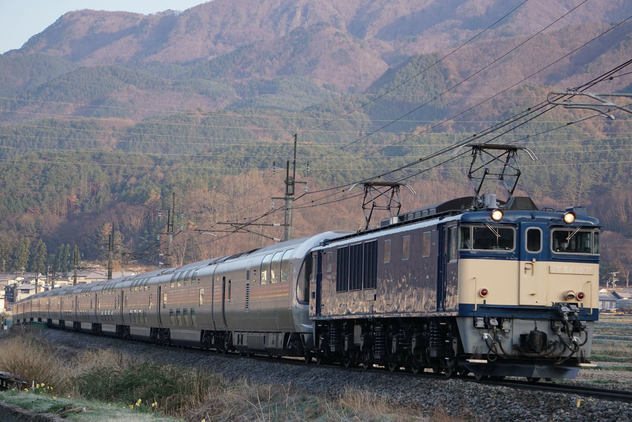 てるる on Twitter: "10/01なのでEF64 1001 https://t.co/eoeqPly0Lf" / Twitter