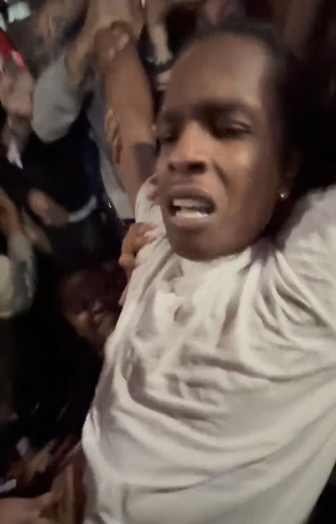 Hoodville on Twitter: "Hell nah https://t.co/IbsBP7eIXz" / Twitter