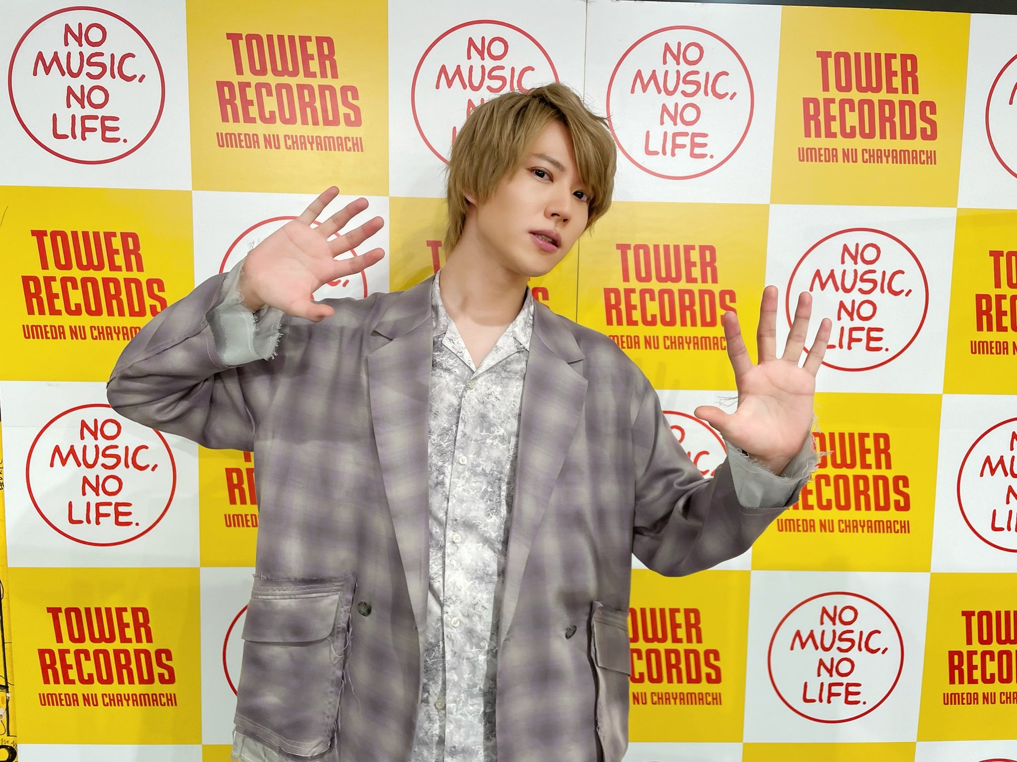 Taiki(山崎大輝)official On Twitter 大阪2ショットチェキ撮影会📸/ タワーレコード梅田nu茶屋町店へ ご参加