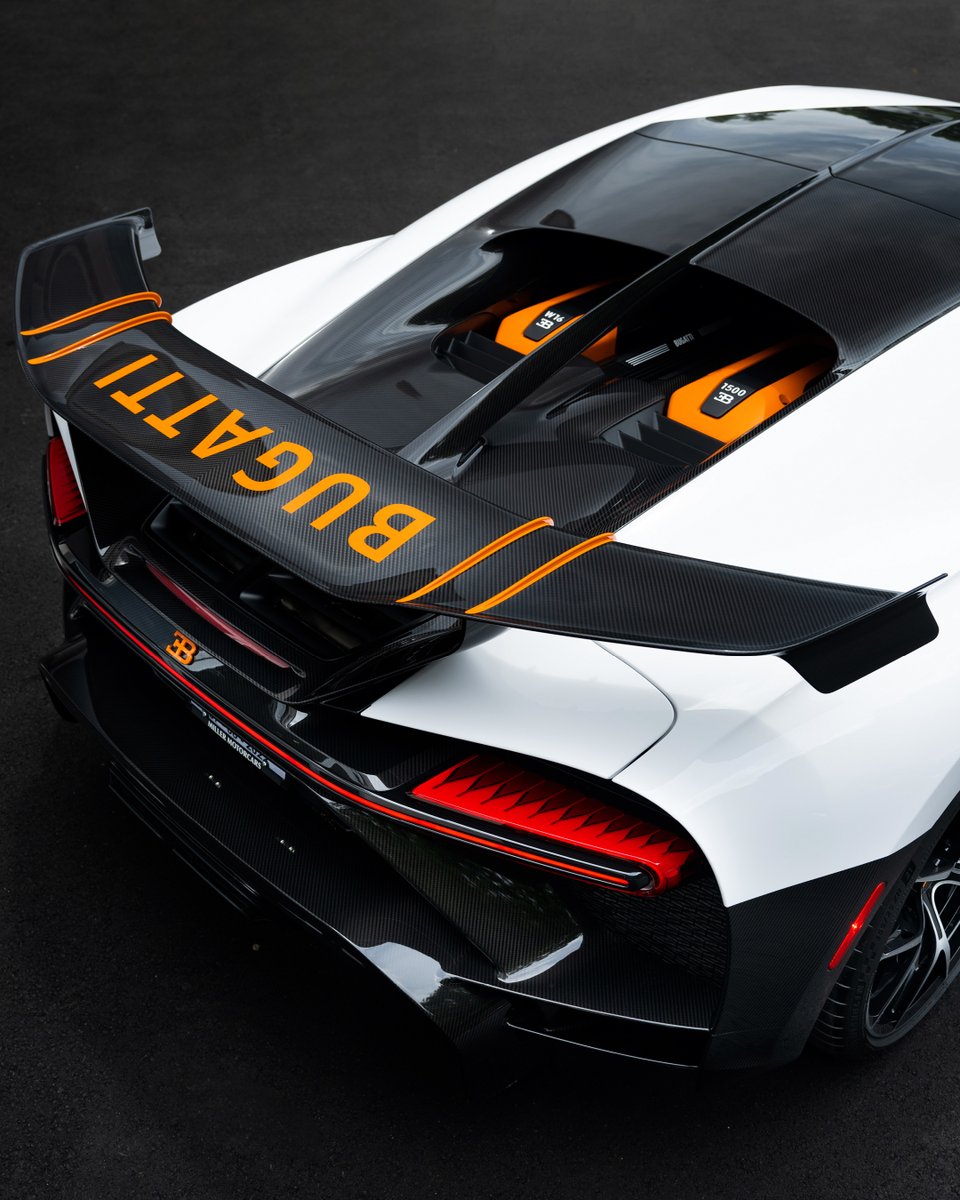 Bugatti on Twitter: "Awaiting collection by its new owner: a CHIRON Pur Sport at BUGATTI ...