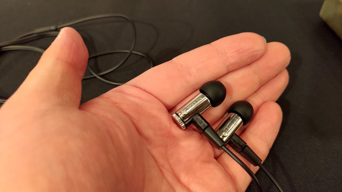 usage(ゆーすぃっじ) on Twitter: "final MAKE4 やや鳴らしづらい。デフォルトチューニングでは低域の量感が多め。中域以上は気持ち控え目。低域が深く出ているのが良い ...