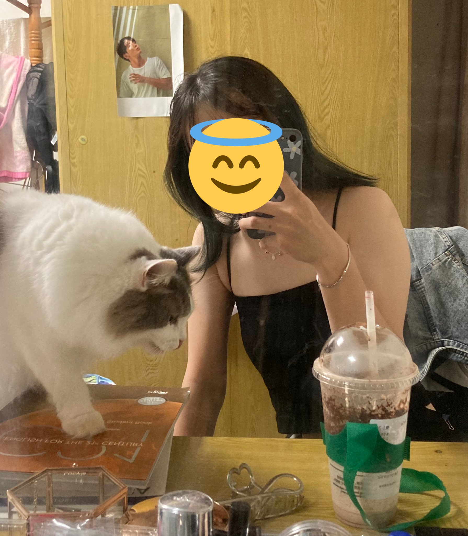 qq on Twitter: "有貓想急抱睡可以嗎😢 https://t.co/Rz3r8PFOGz" / Twitter