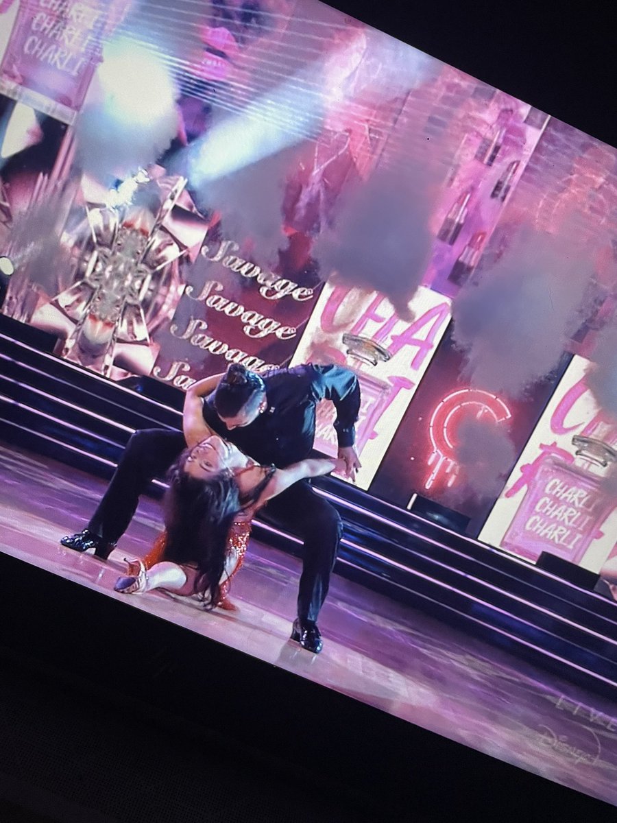 ًnoah on Twitter: "RT @dixiesschars: ABSOLUTELY SLAYED THAT @charlidamelio #DWTS"