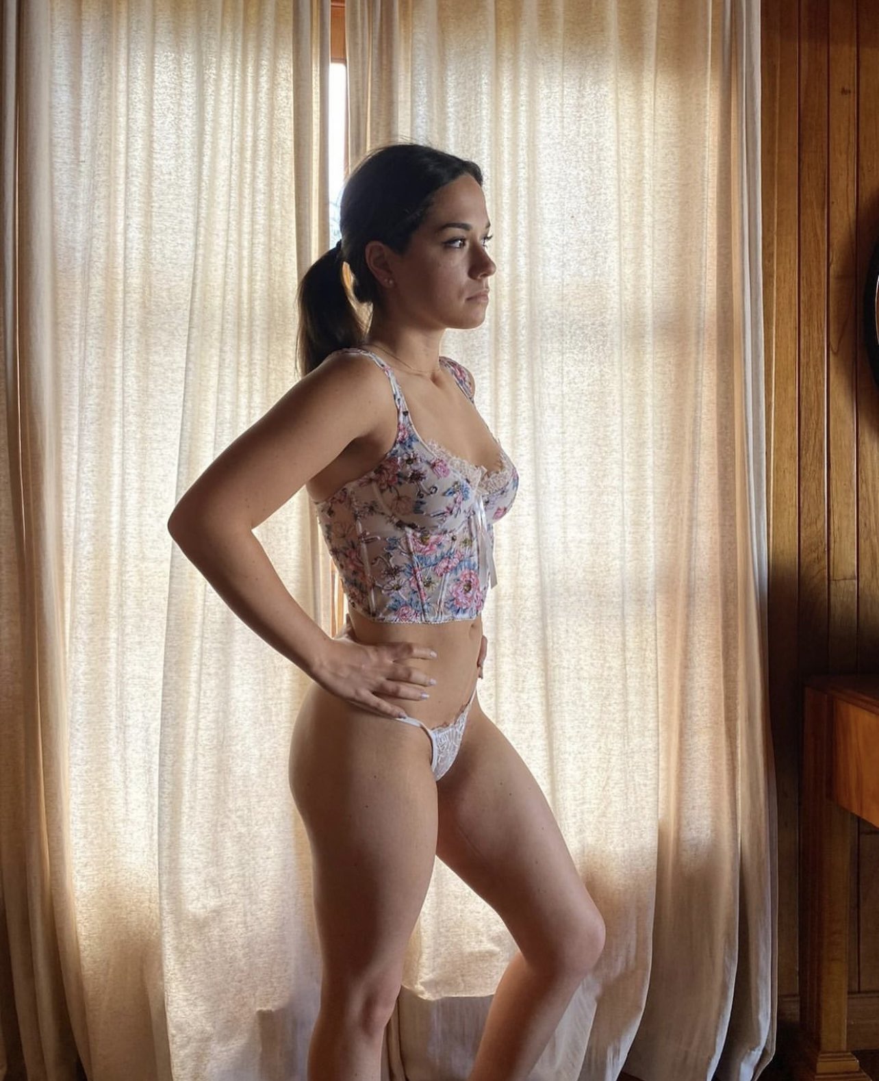 Alana Araya on Twitter: "Just wanted to show off my #lingerie ! Have a good night ️. https://t ...