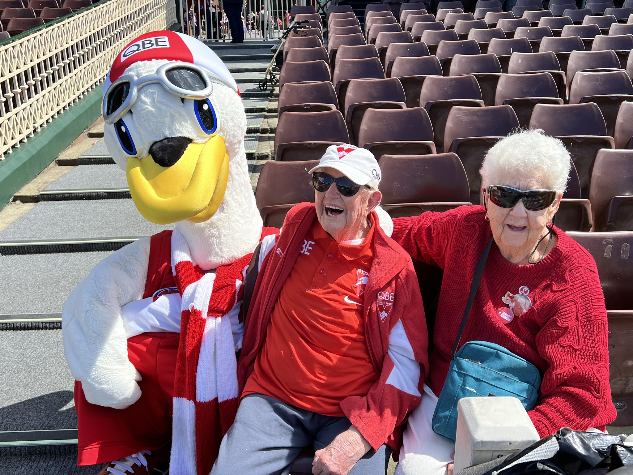 Kenny Williams on Twitter: "Yvonne and I love Cyggy https://t.co/yPlPzxfTAG" / Twitter