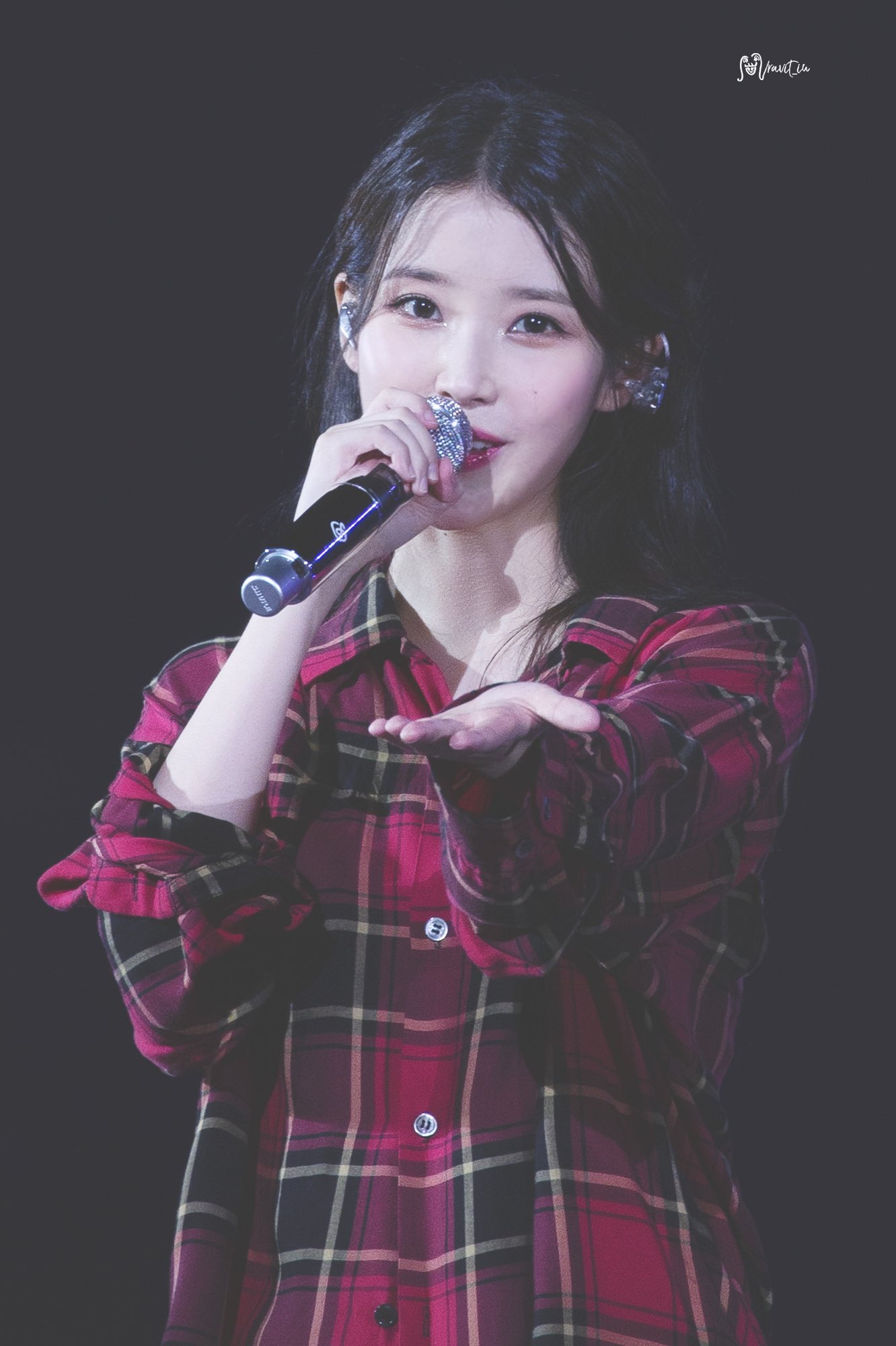 예토끼 on Twitter: "20220918 아이유 더골든아워 콘서트 나를 알아주지 않으셔도 돼요 🥲..🤍☁️ #아이유 #IU #이지금 https://t.co ...