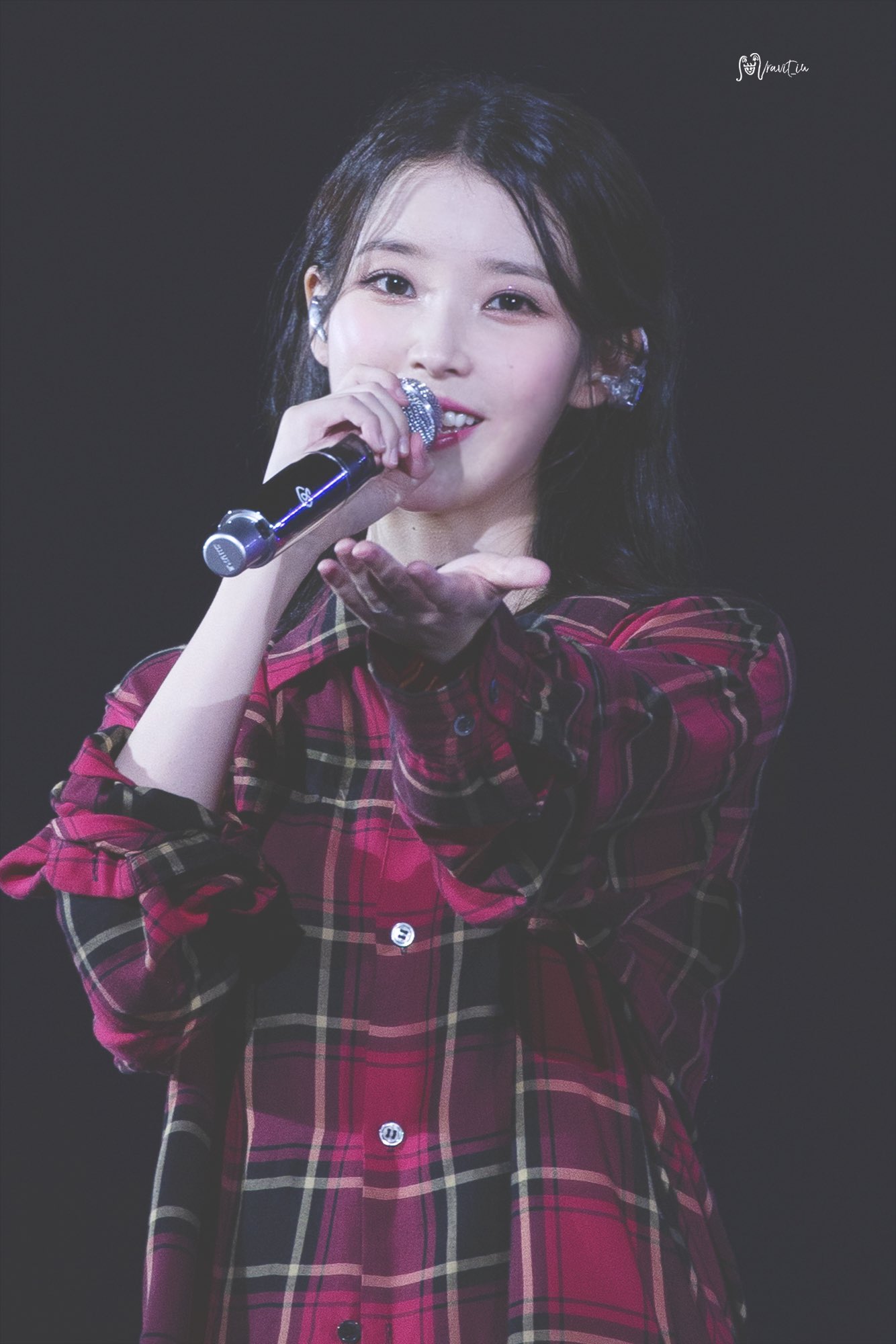 예토끼 on Twitter: "20220918 아이유 더골든아워 콘서트 나를 알아주지 않으셔도 돼요 🥲..🤍☁️ #아이유 #IU #이지금 https://t.co ...