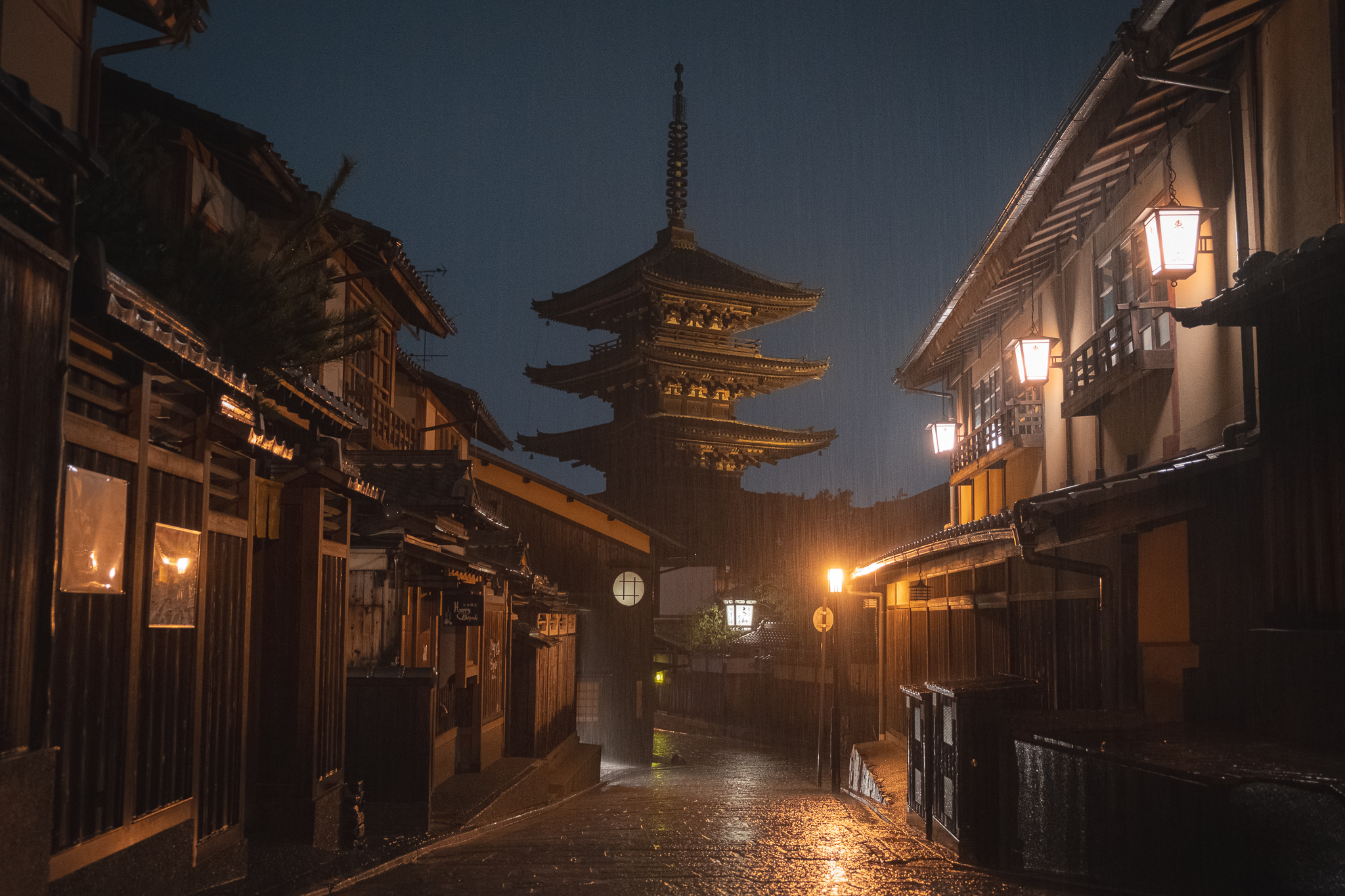 Ryota,F on Twitter: "雨の京都はこんなにも美しい。 https://t.co/LZ7yZF0NuC" / Twitter