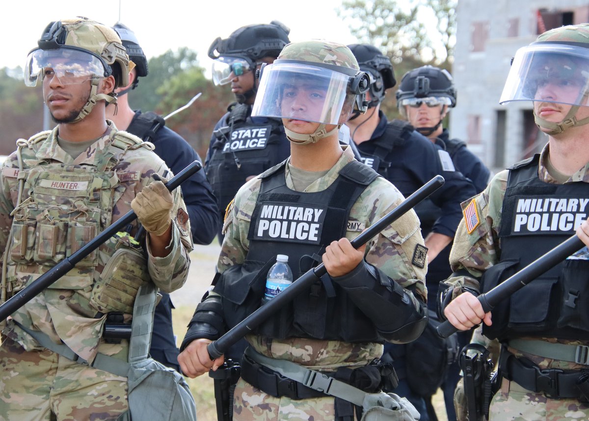 Ark National Guard on Twitter: "Arkansas State Police provided training to the 216th Military ...