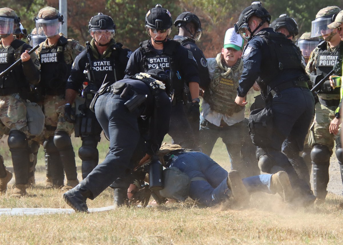 Ark National Guard on Twitter: "Arkansas State Police provided training to the 216th Military ...
