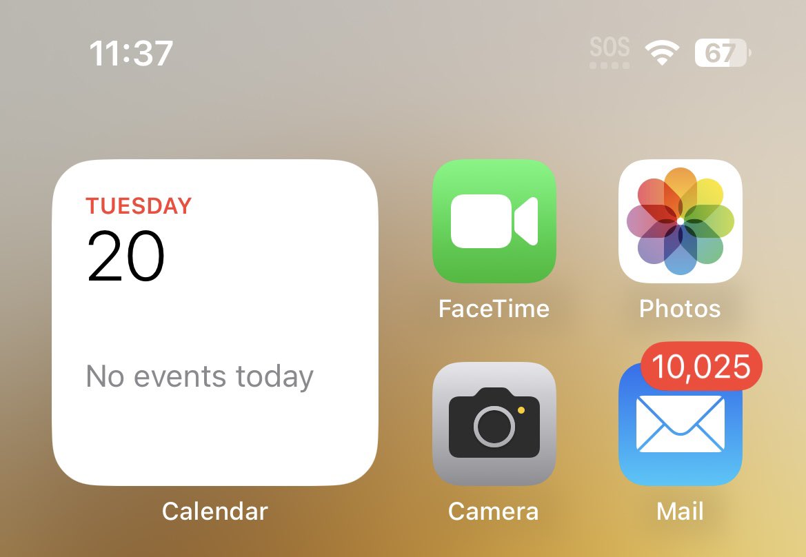 Apple Hub on Twitter: "New battery icon in iOS 16.1 beta 2 https://t.co/U920UWvN8i" / Twitter