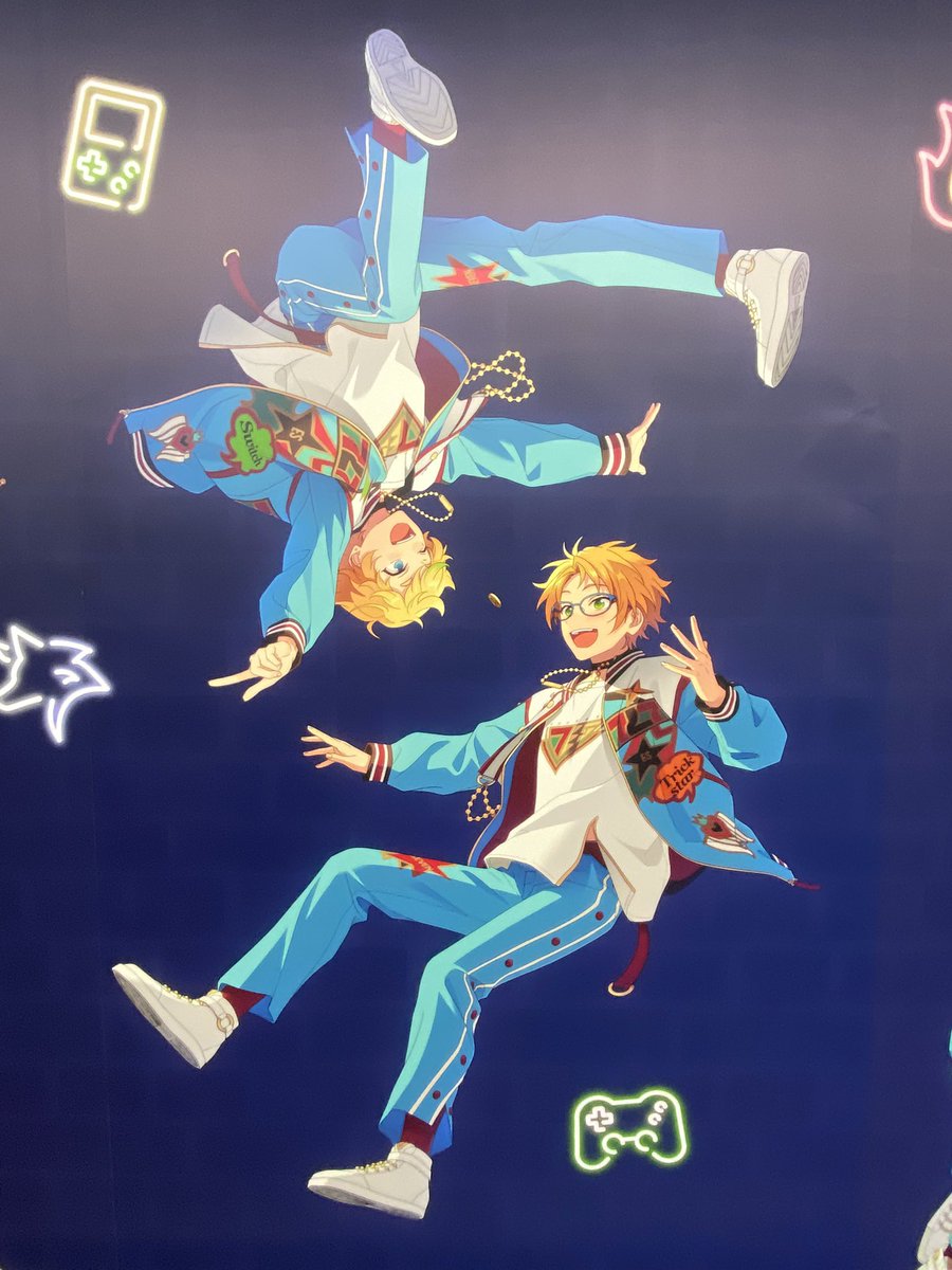 「見てきた。画質最悪な広告で驚いた。え、周年の広告だよね?ガッビガビだよ…。メイト」|キクラゲのイラスト