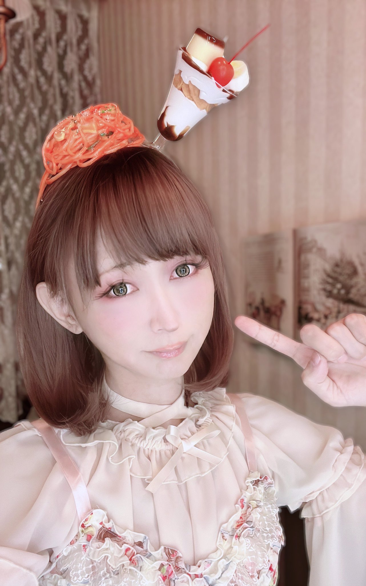 谷琢磨 Takuma Tani on Twitter: "パフェとナポリタン頭に乗せる系男子🍨🍝 https://t.co/wIn6PwSrds" / Twitter