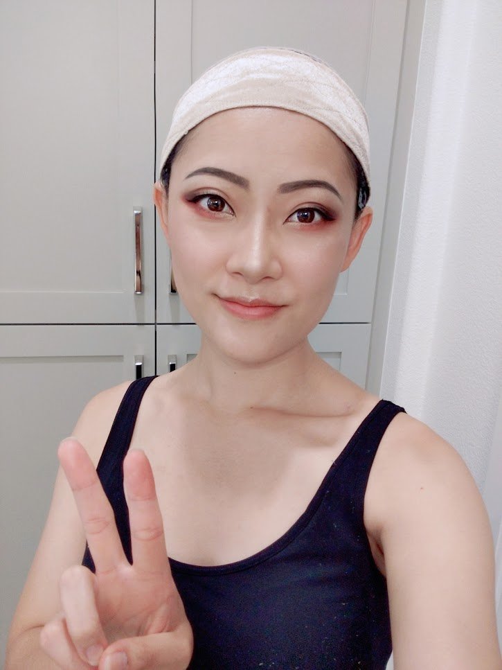 Ying | 莺 on Twitter: "natural lashes -> fake lashes -> color contacts -> wig https://t.co ...