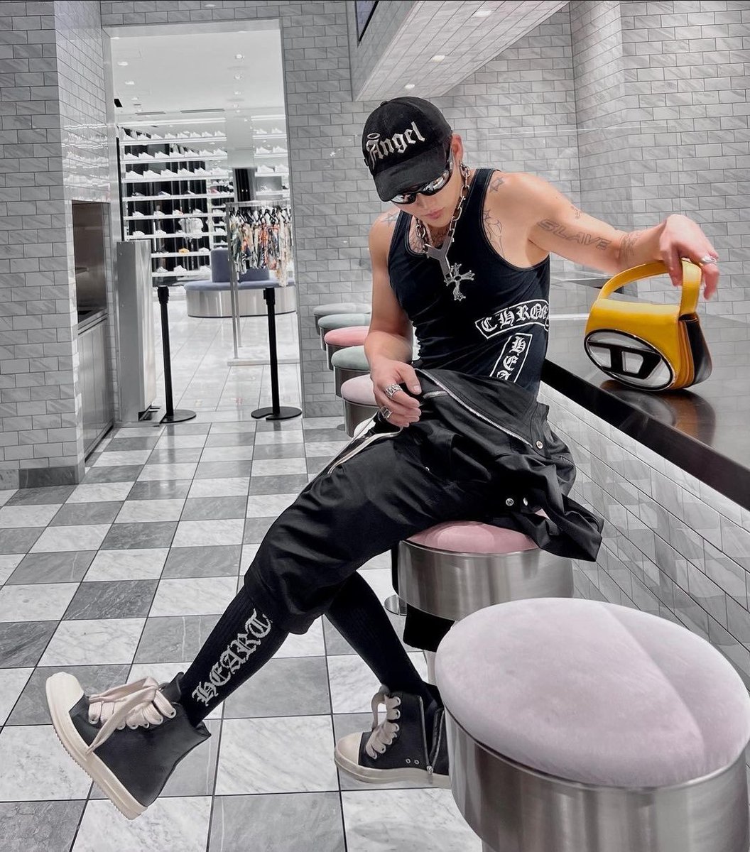 æ-hypeboy on Twitter: "i want this bag saur fucking bad..."