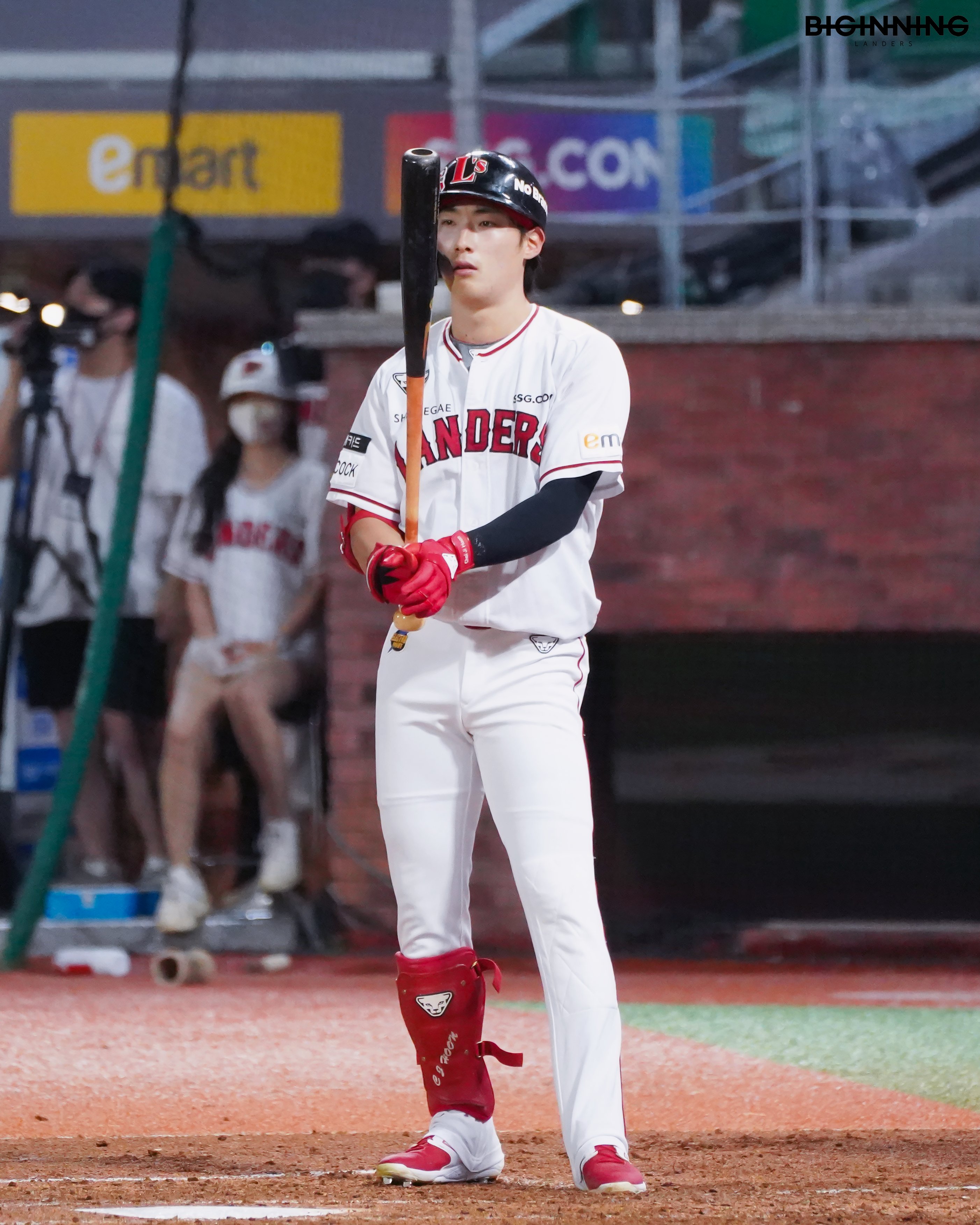 𝙱𝙸𝙶𝙸𝙽𝙽𝙸𝙽𝙶 on Twitter: "220920 SSG vs KT ? _ #최지훈 #SSG랜더스 #빅이닝_최지훈 https://t.co/F0p1l6P6sB" / Twitter