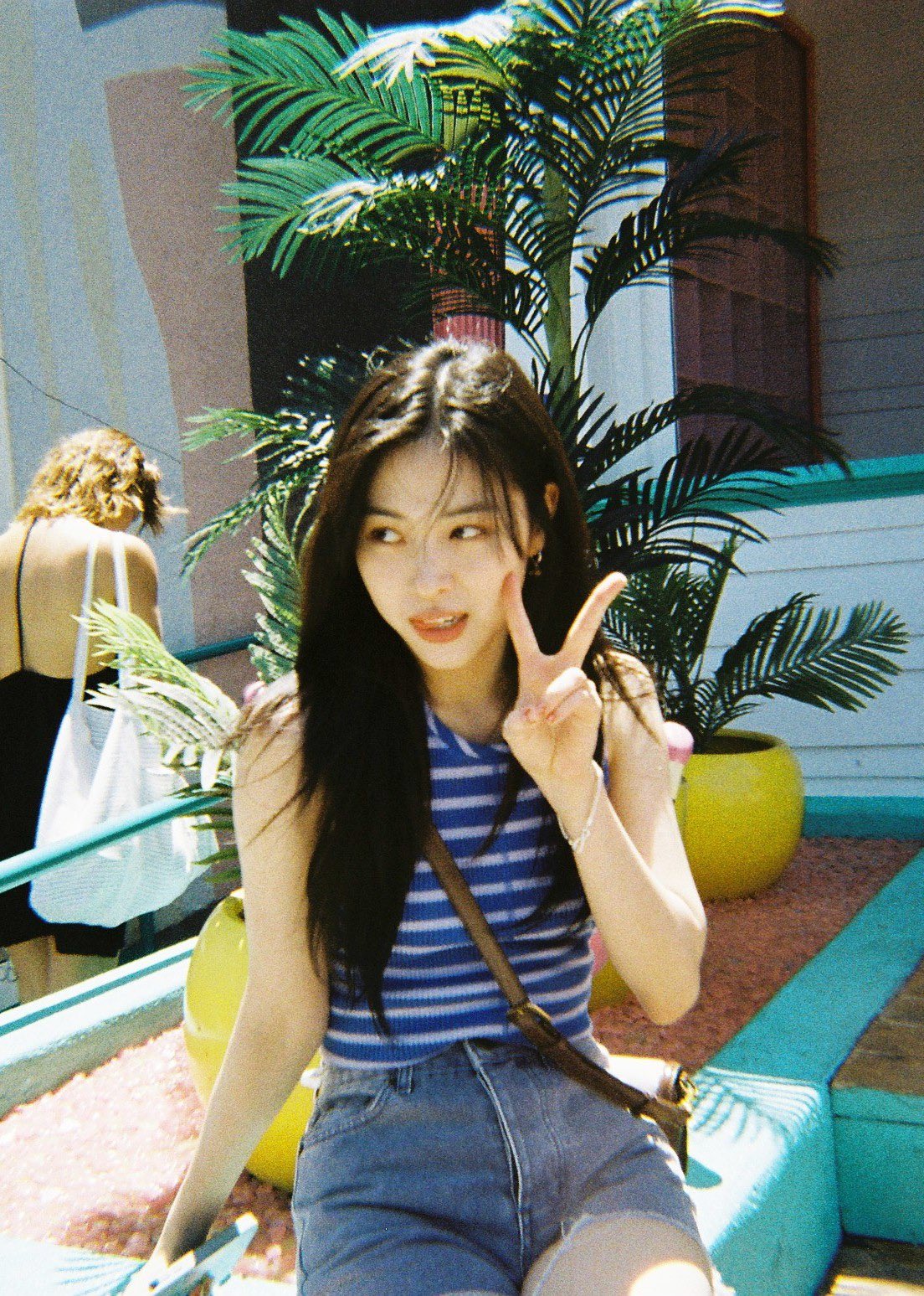 ITZY on Twitter: "[LA@ITZY📸] LA에 나타난 퀸갓제너럴 있둥이들👀 Today 7PM @ Mnet Today 8PM @ M2 YouTube 🎬 https ...