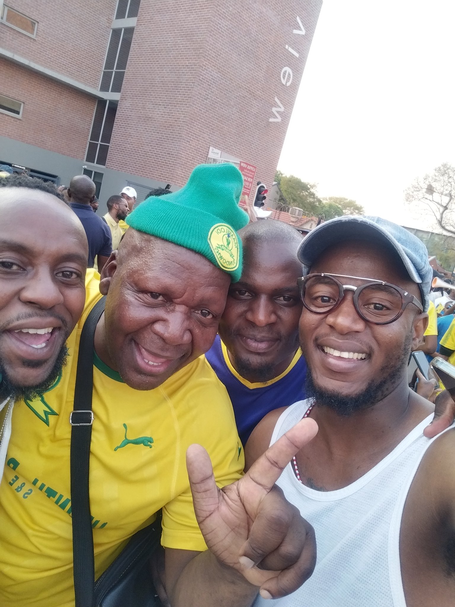 Mamelodi Sundowns FC on Twitter: "Masandawana ke di Chipi 😎 Always Ready, Always Fresh ...