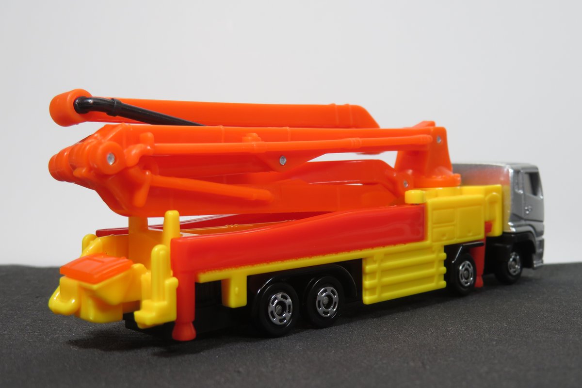 Y30vip-⑨ on Twitter: "RT @pix_eos: 127-5 三菱ふそう スーパーグレート コンクリートポンプ車 トミカ初のコンクリートポンプ車。ヤシオリ作戦に参加しそうな ...