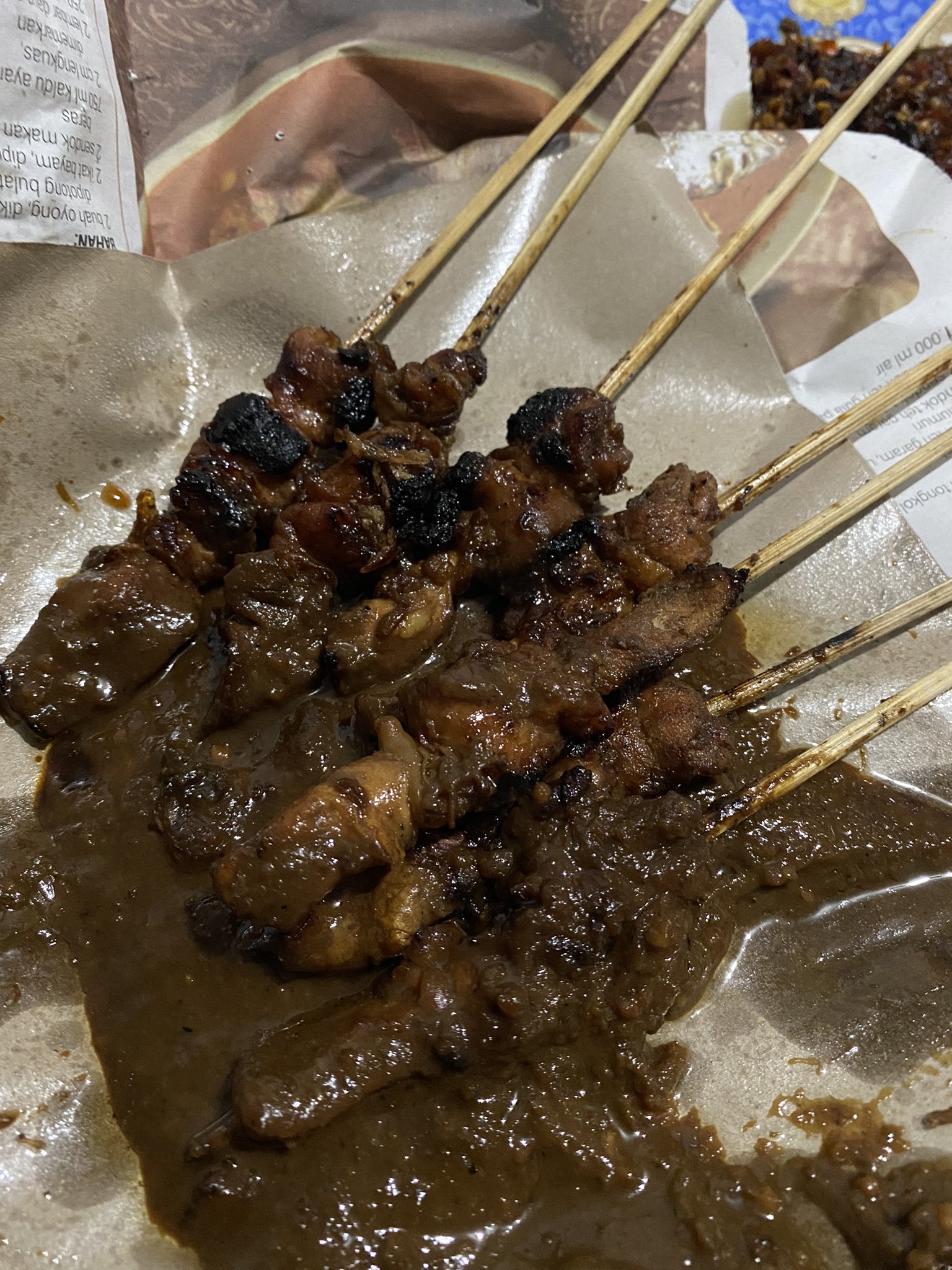 Moko & Nue on Twitter: "makan sate biar Moko iri https://t.co/b0j8XxcOTJ" / Twitter